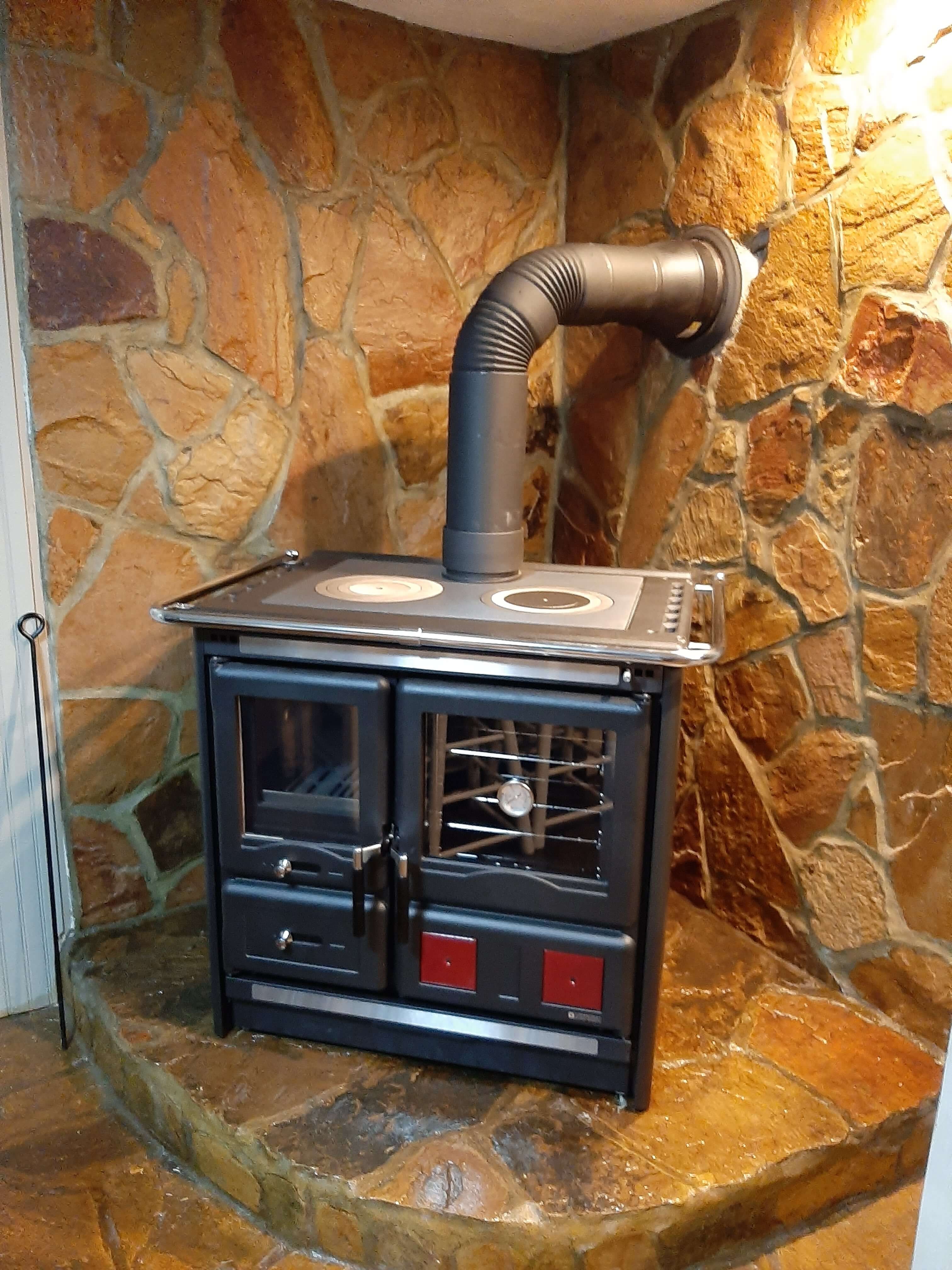 "Rosa L" Wood Cook Stove by La Nordica